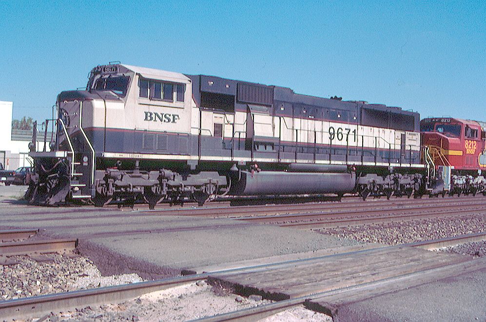 BNSF SD-70mac 9671